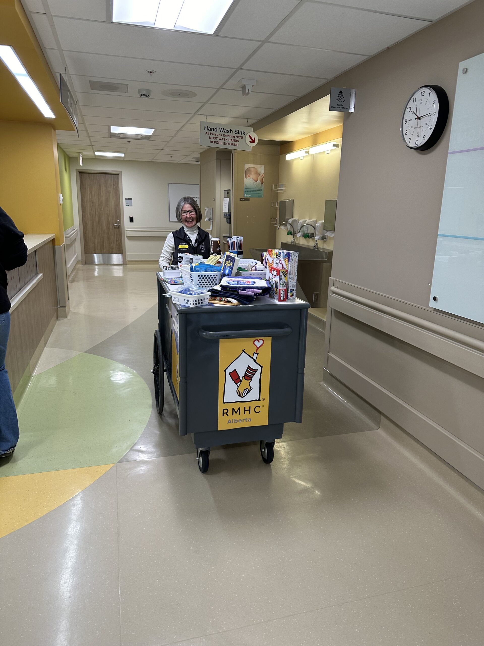 Third Comfort Cart Rolls in to Calgary Hospital - Ronald McDonald House ...